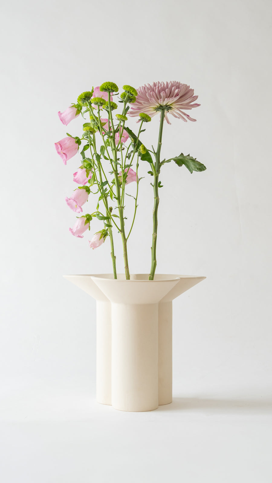 Clover Vase - medium – Matias Moellenbach